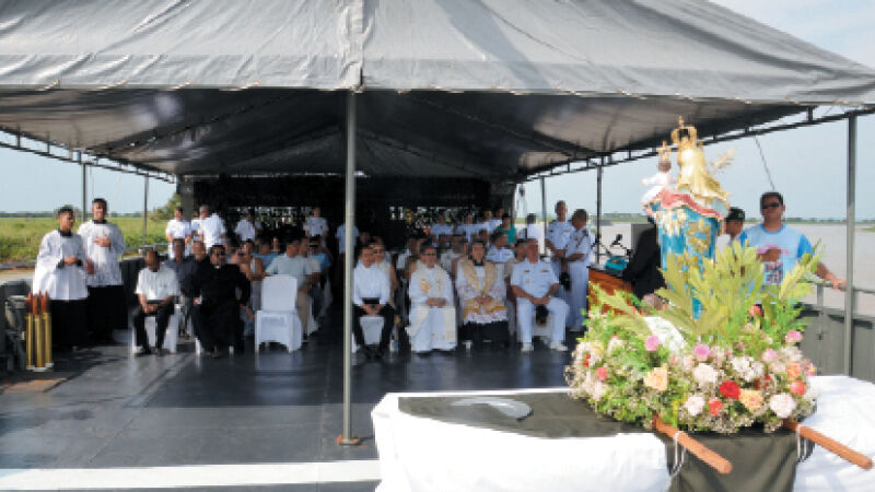 Como NÃO jogar sua namorada pela amurada do barco... - Correio do Estado