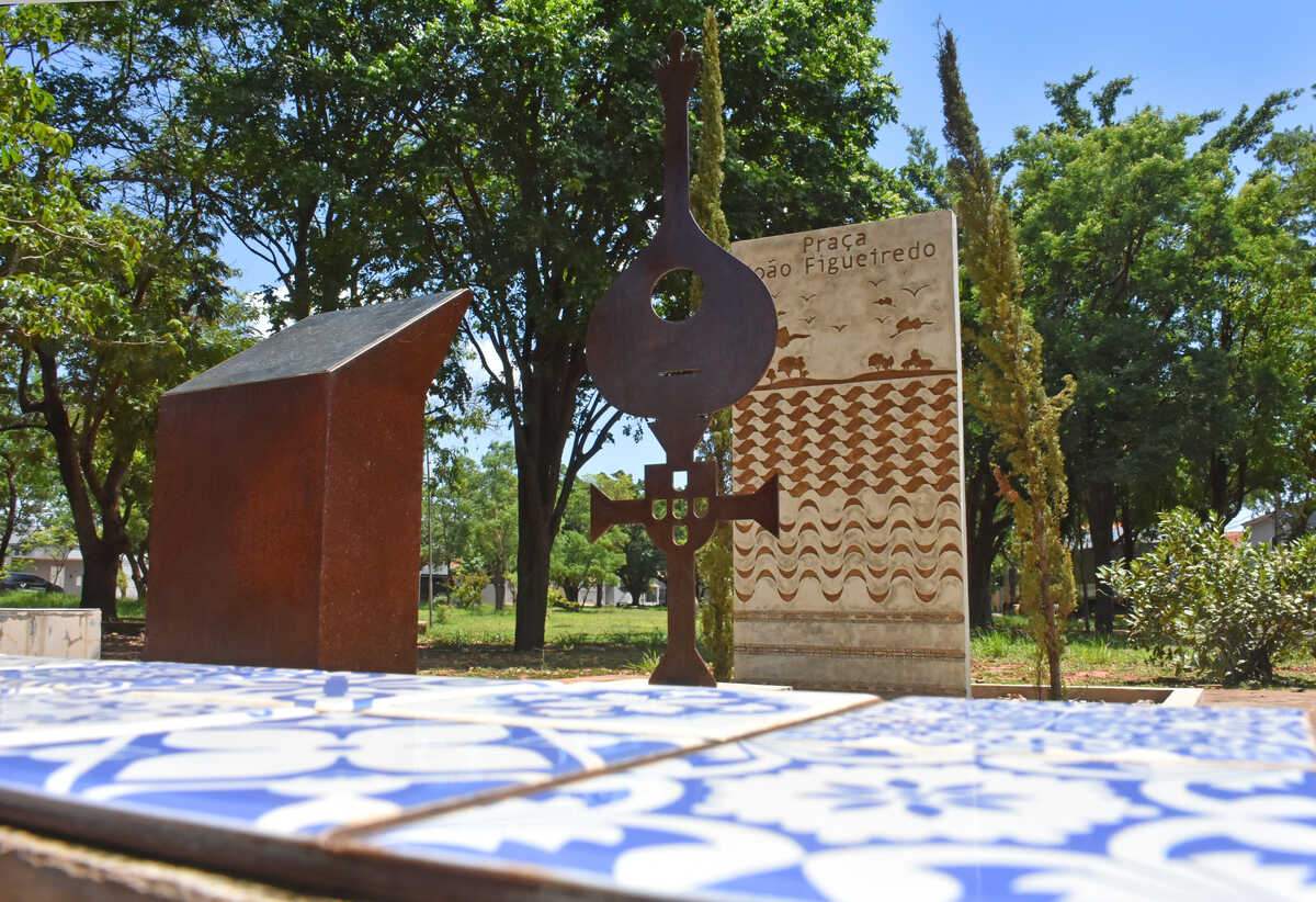 Livro sobre monumentos da Capital cataloga locais e traz o perfil de ...