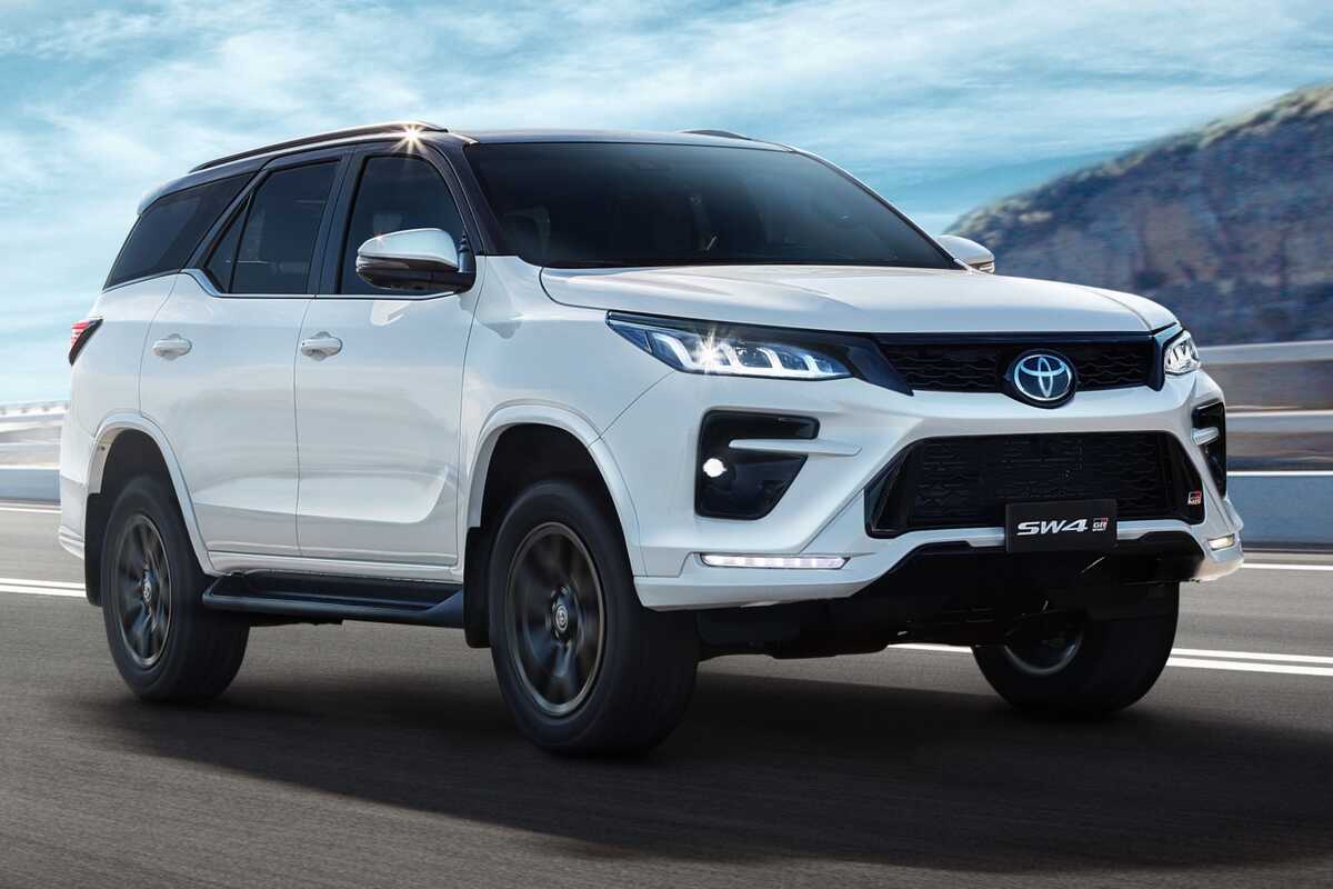 A linha 2023 da Toyota SW4 incorpora todas as novidades da Hilux e apresenta a versão GR-Sport ...