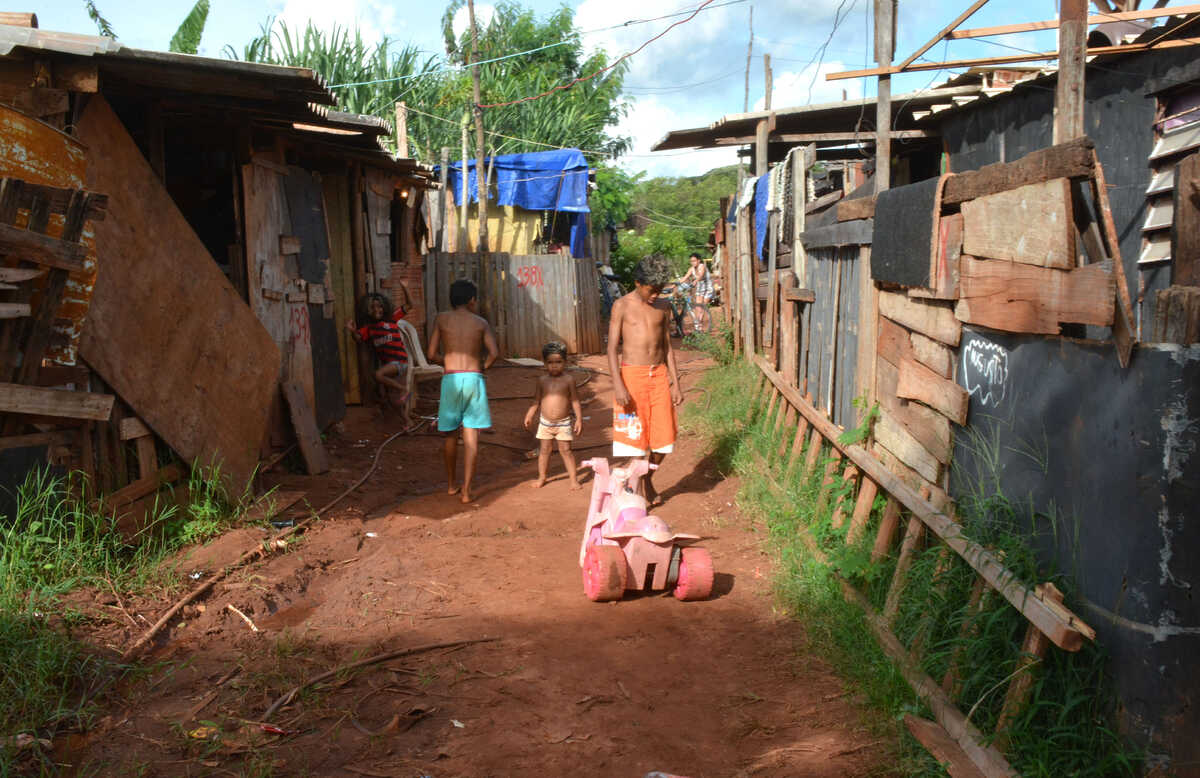 Em 4 anos, número de famílias que moram em favelas dispara na Capital ...