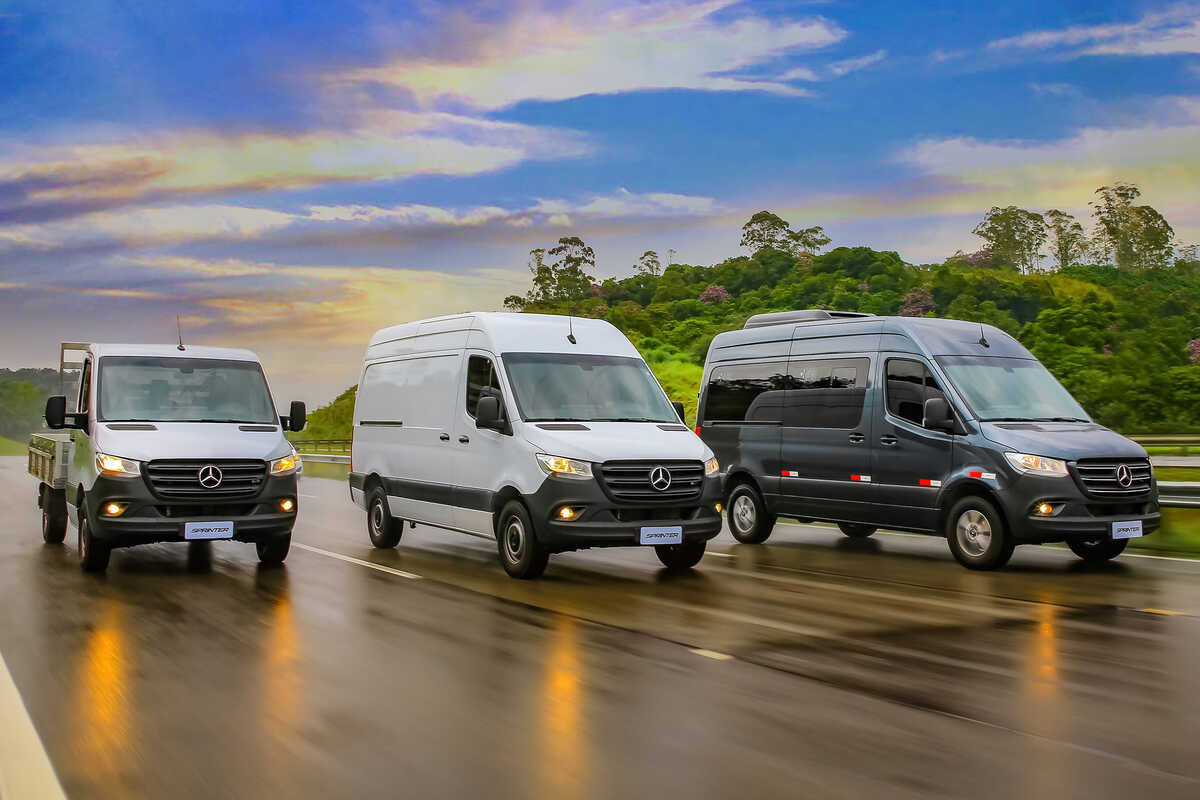 A Mercedes-Benz apresenta duas novas versões da Sprinter, a 417 e a 517 ...