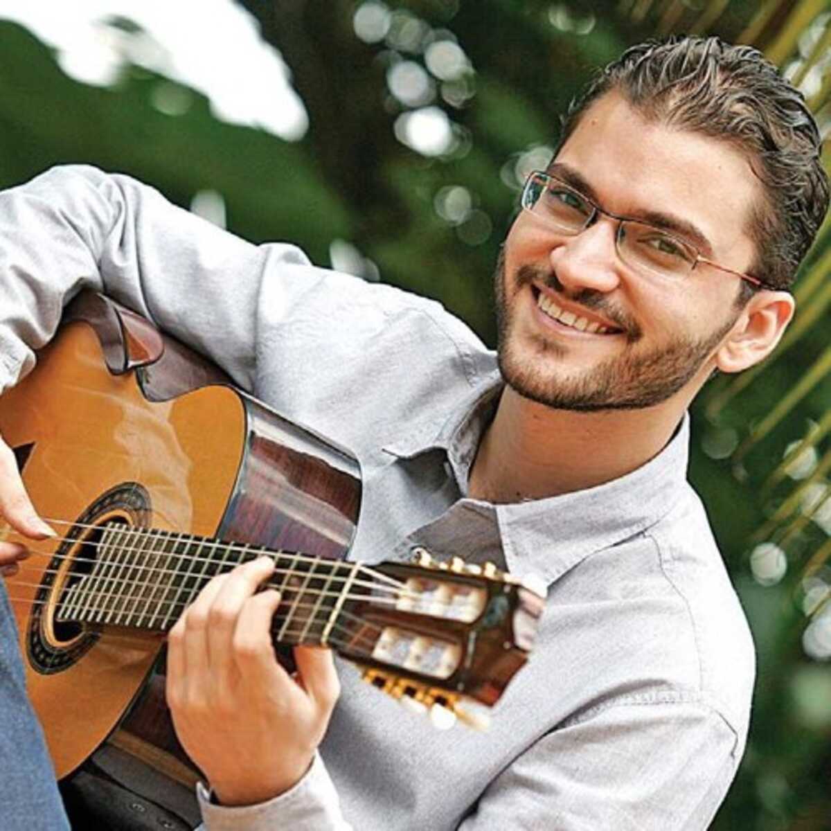 Violonista e compositor Cyro Delvizio estreia ópera inédita "Um Homem ...