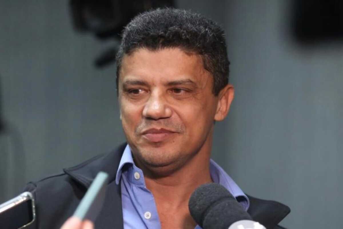 Decreto tira patente de PX, agora ex-capitão, pai do acadêmico fuzilado ...