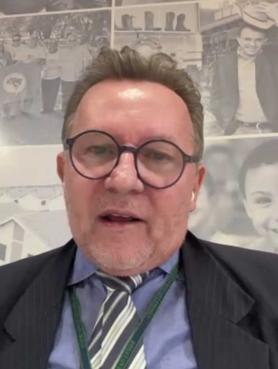 Ido Michels: "Hoje qualquer um pode dar opinião sobre qualquer coisa ...