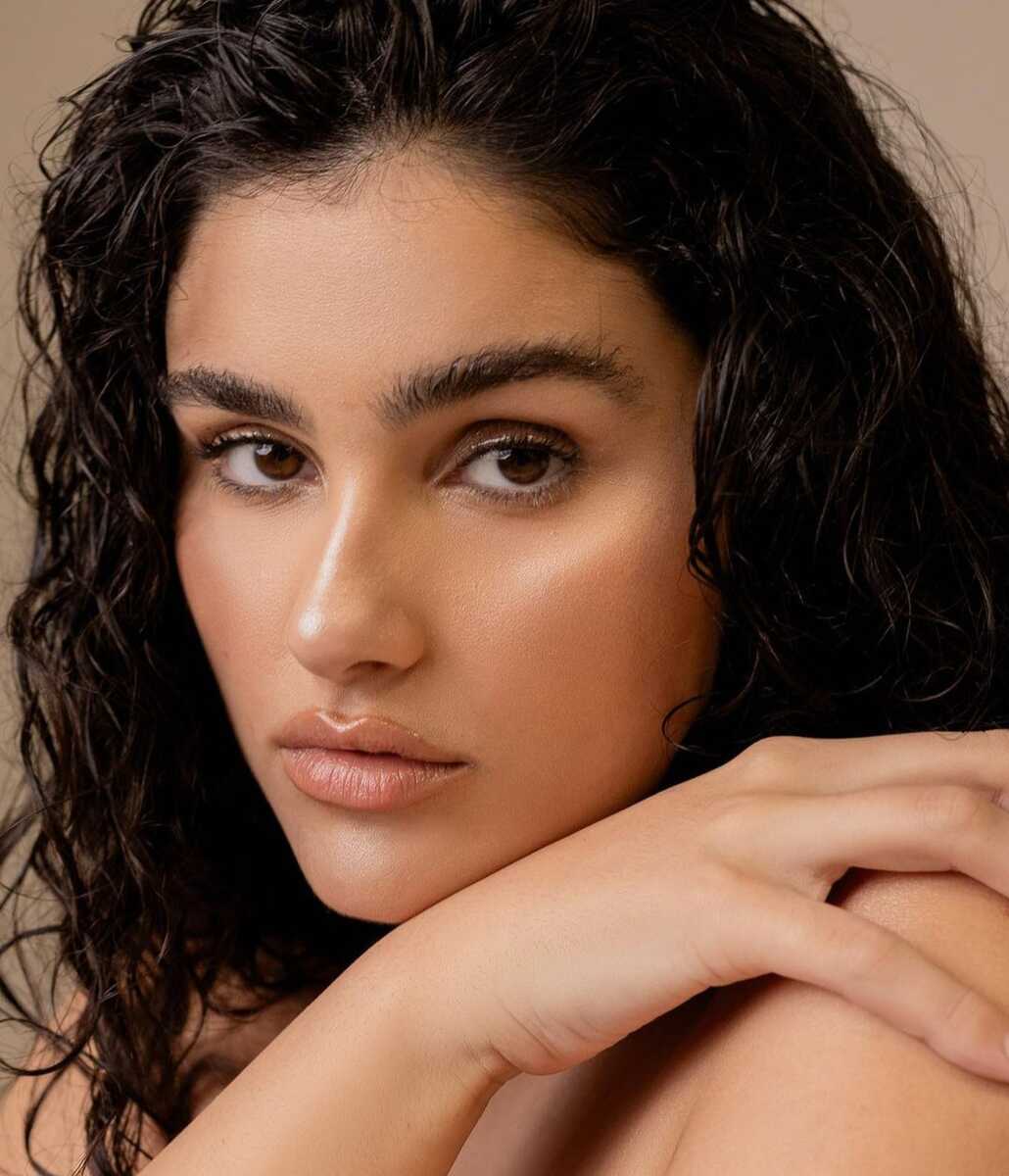 Moda B+: Uma das maiores modelos curves do momento é brasileira e ...