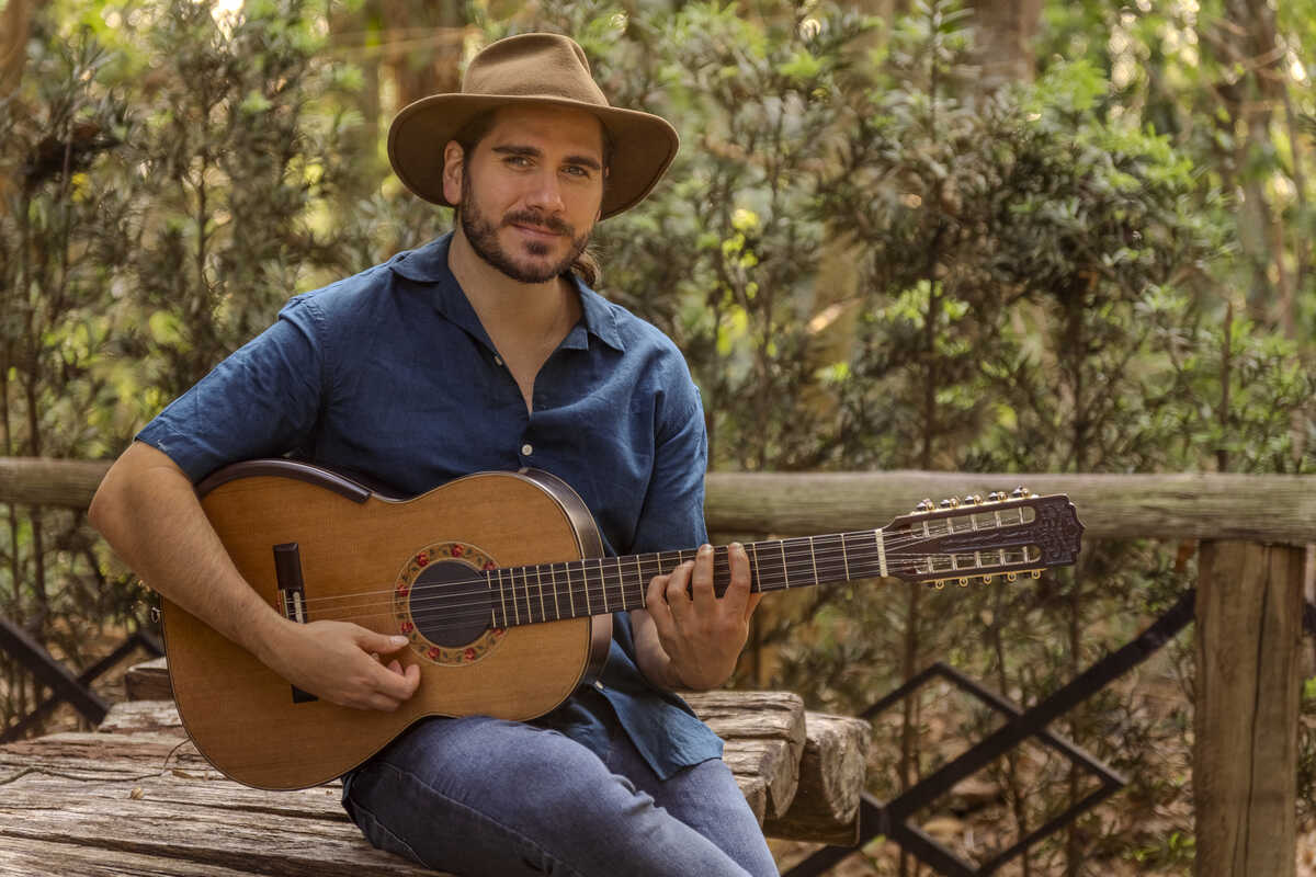 Capa B+: Entrevista exclusiva com o músico e ator Gabriel Sater ...