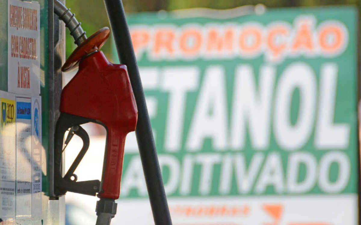 Etanol tem leve alta e gasolina, diesel e GNV permanecem estáveis na ...