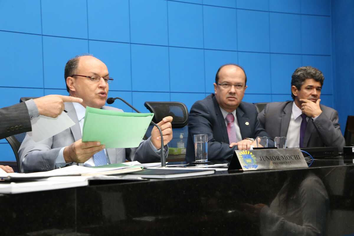 André e Azambuja poderão ficar com pedaços do DEM na campanha - Correio ...