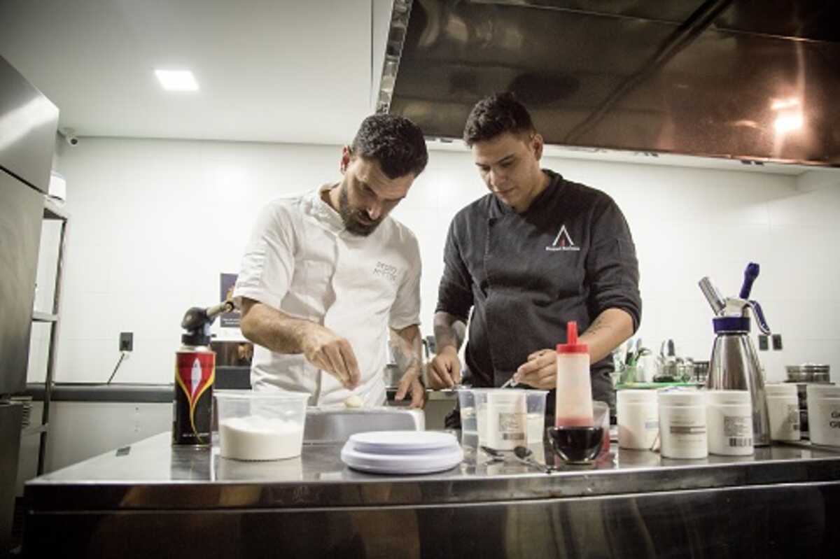MasterChefs Daniel Barbosa e Pedro Mattos fazem jantar na Capital ...