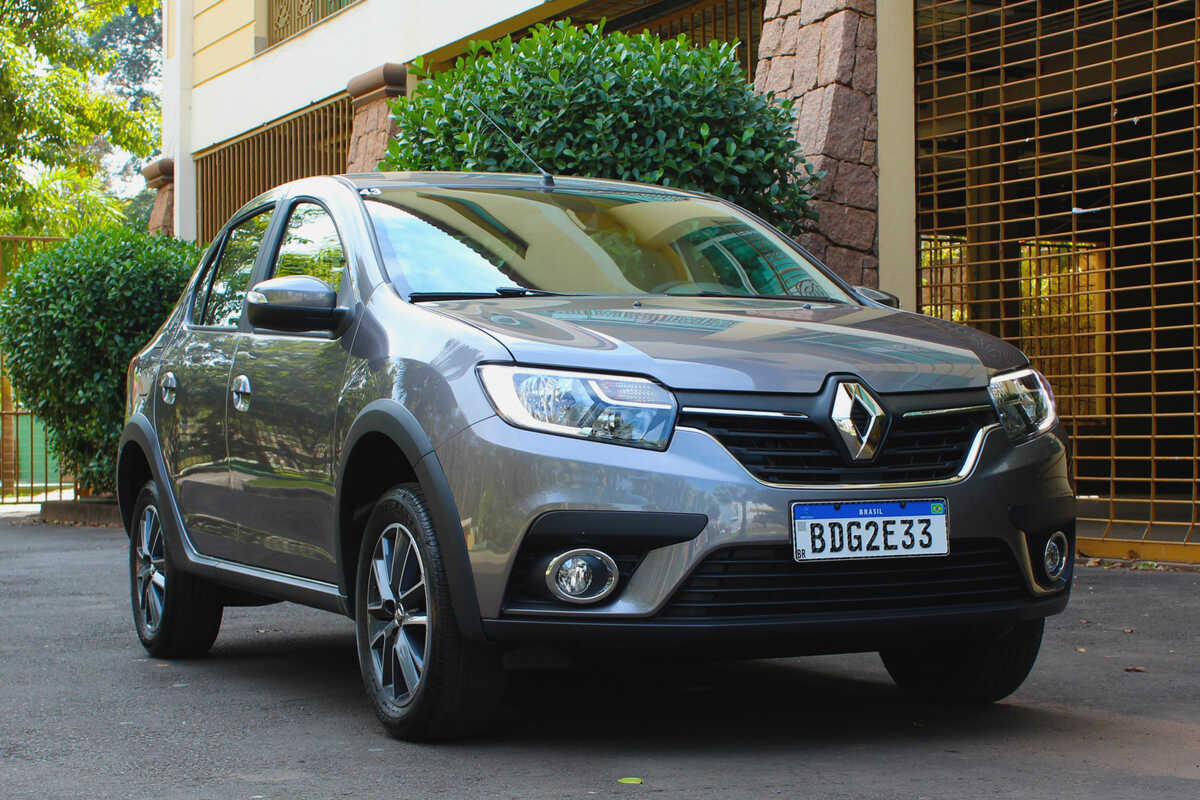 Renault Logan em nova versão "top" 1.6 Iconic CVT X-Tronic - Correio do ...