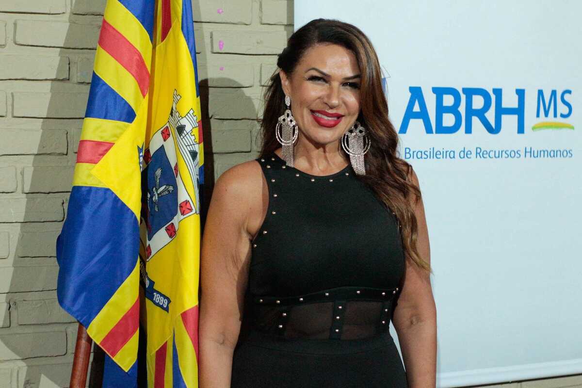 Mônica Fernandes: "Ser mulher no mundo Vuca" - Correio do Estado
