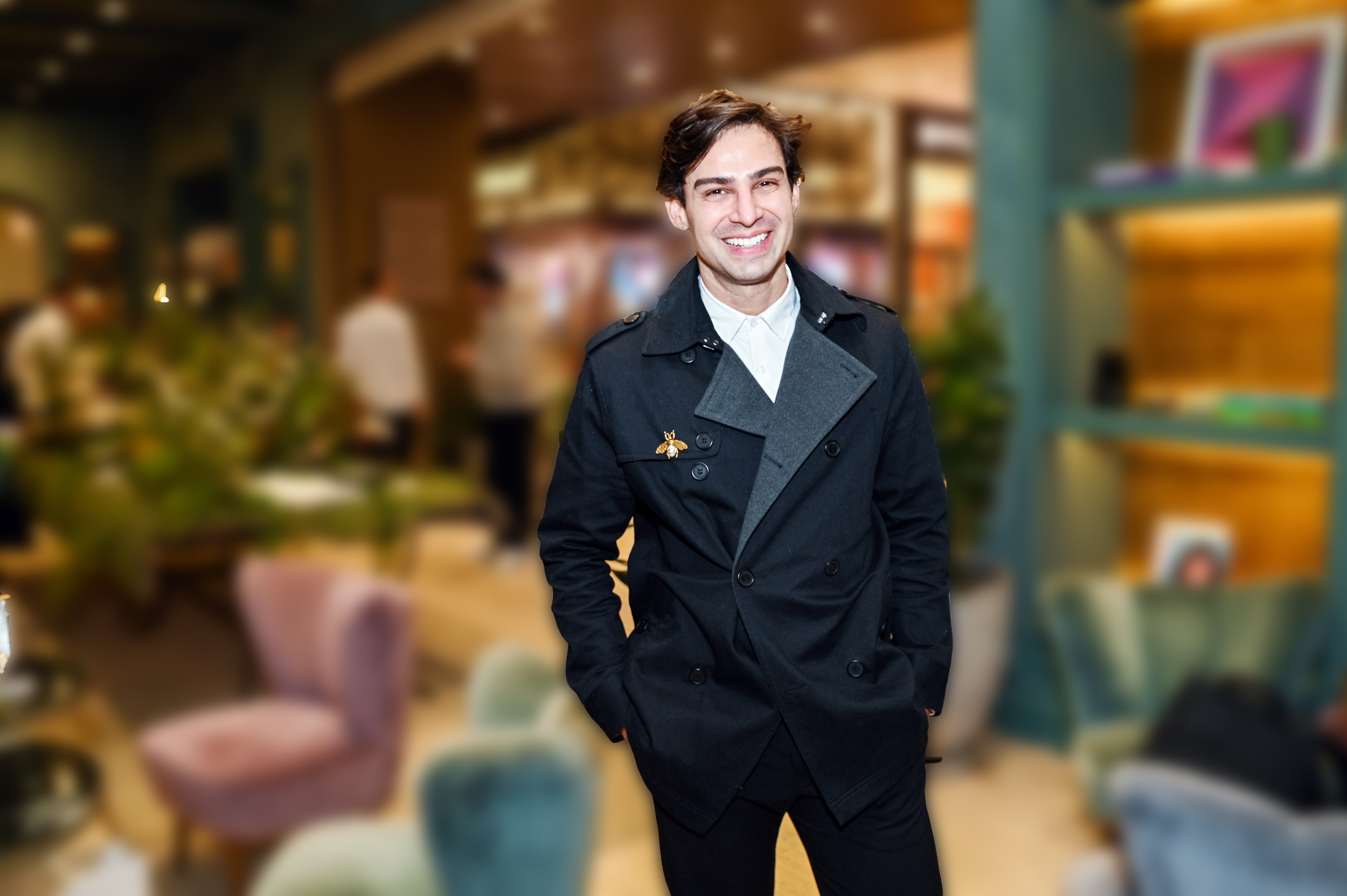 De óculos, Jennifer Aniston é clicada em set de filmagens - Correio do ...